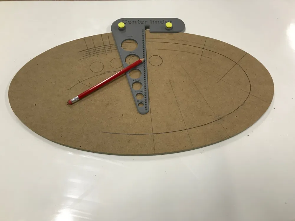 Center finder marking out aid by brithawkes - MakerWorld