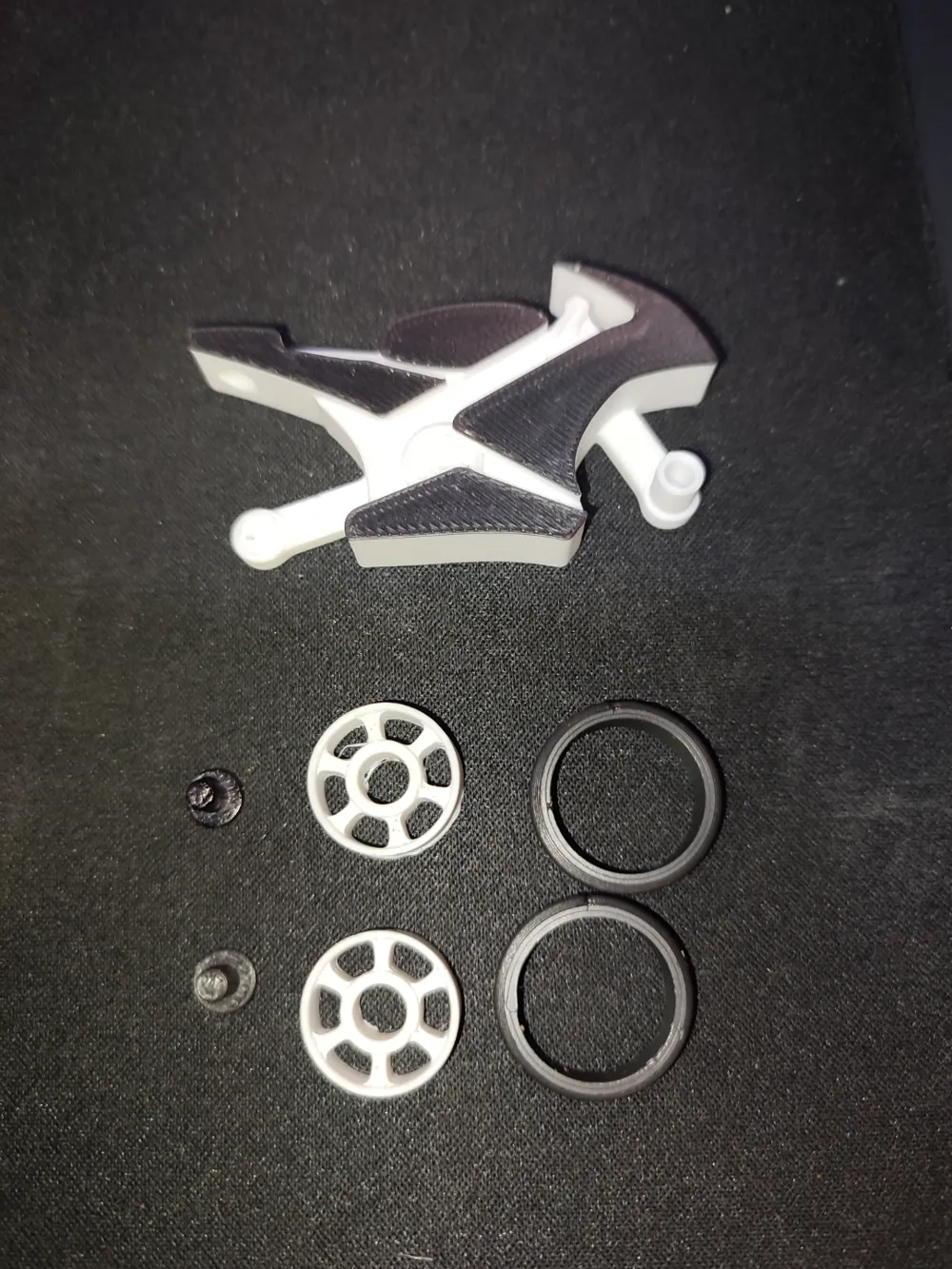 Motorcycle Keychain (spinning wheels) Remixed by Langa__ - MakerWorld