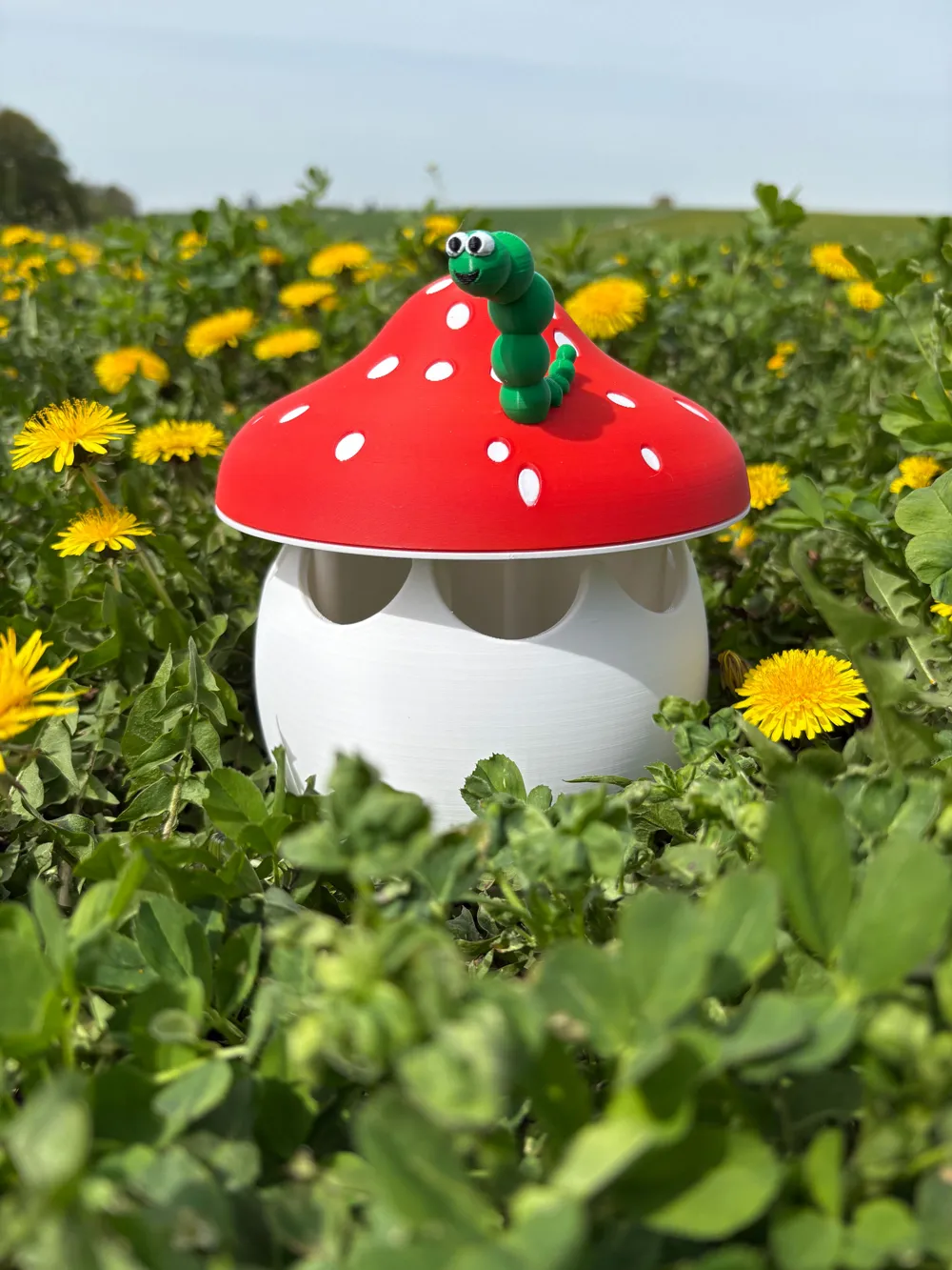 Fairy Tale Slug Trap by Mathy & Katy MakerWorld: Download Free 3D Models