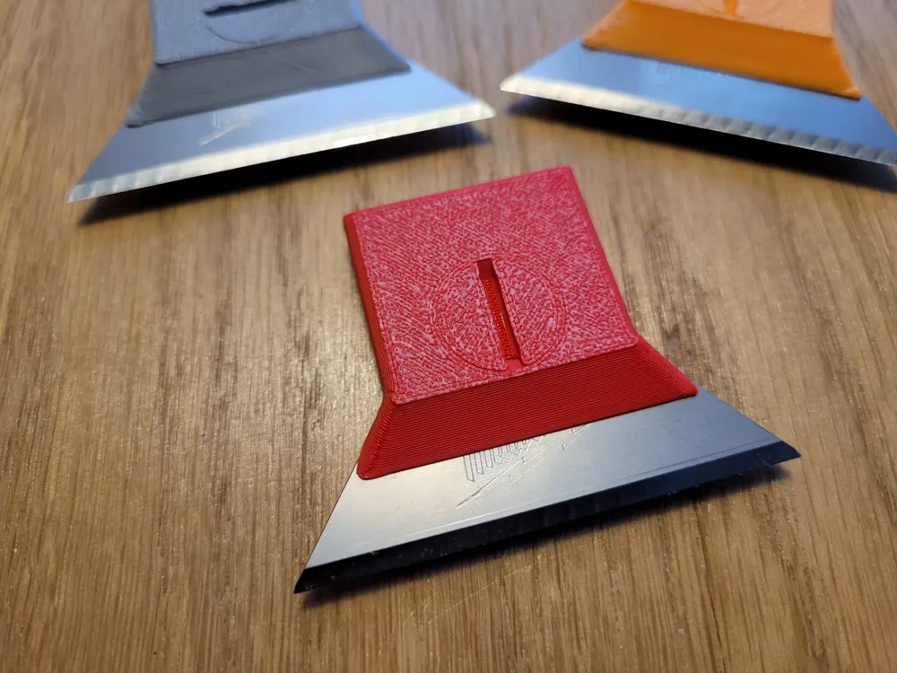 Scraper with box cutter utility blade - Free 3D Print Model - MakerWorld