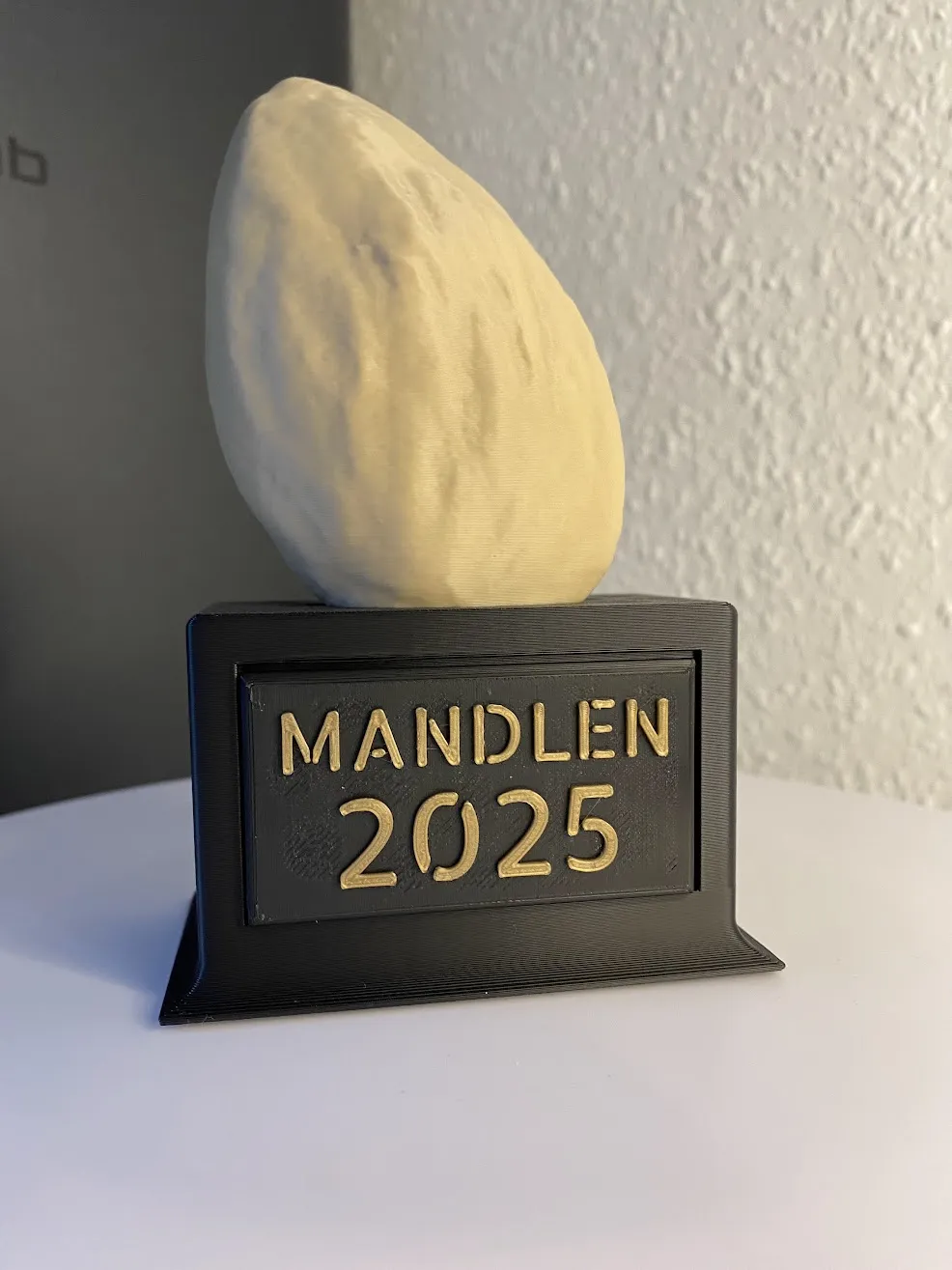 Mandlen 2025 | Mandelgave | Almond Trophy - Free 3D Print Model ...