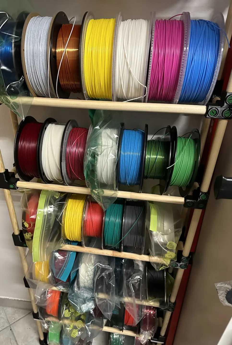 Screwable Filament Rack (Filamentregal) by Fredster - MakerWorld