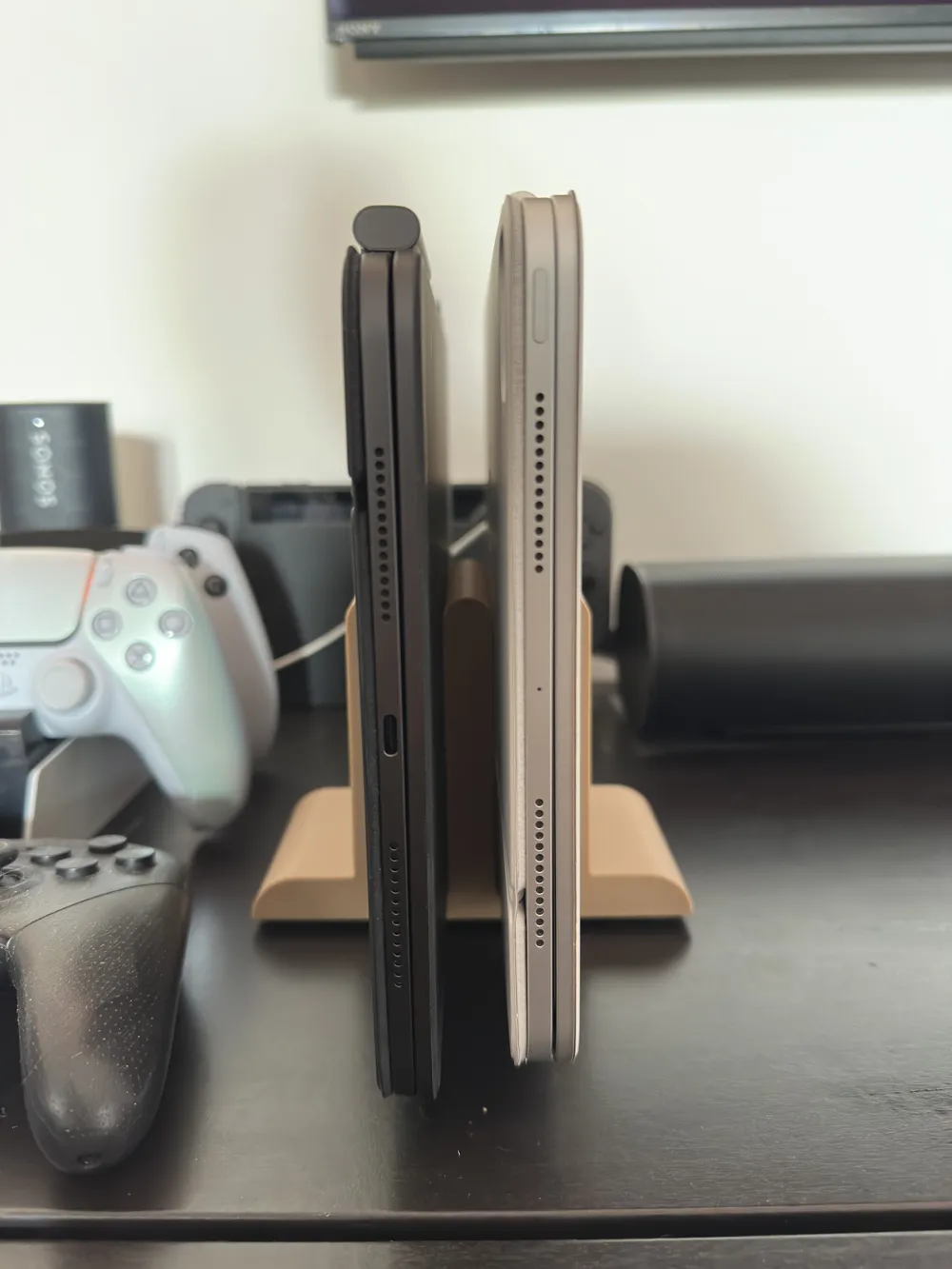 Dual iPad Stand - Free 3D Print Model - MakerWorld