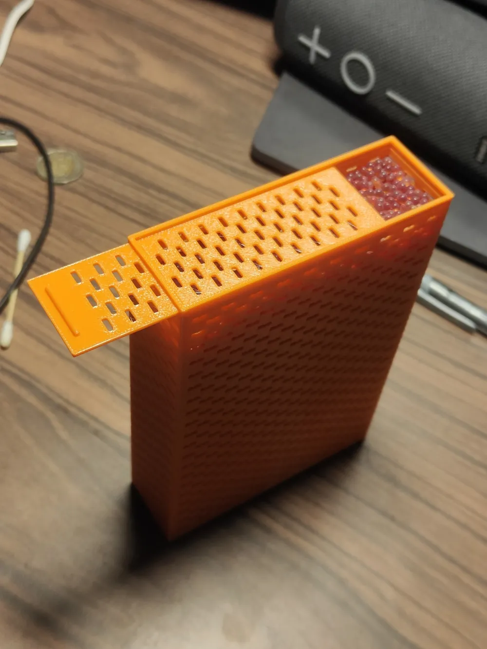 Hoher Trockenmittelbehälter mit Schiebedeckel – Kostenloses 3D ...