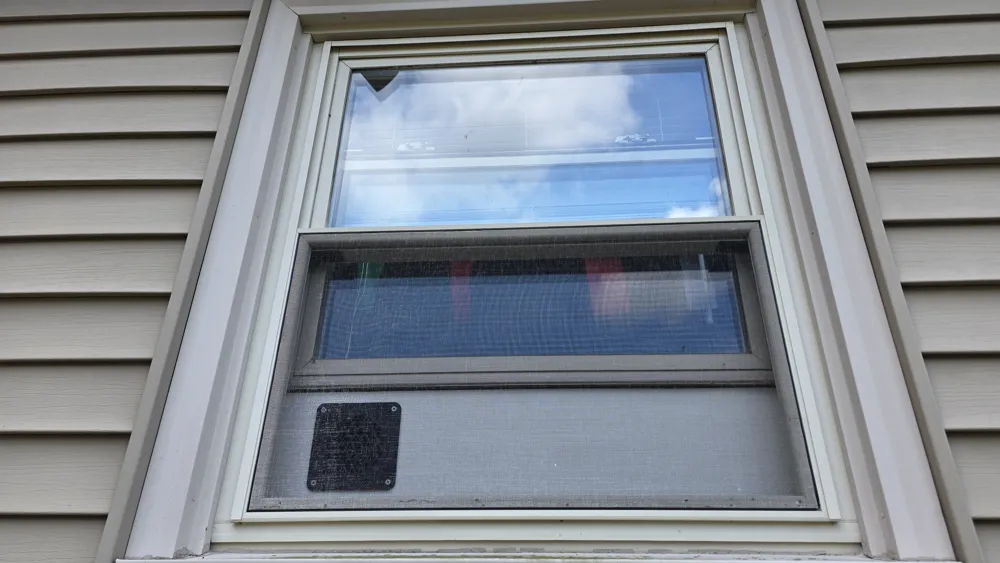 XTool Window Exhaust Port - Free 3D Print Model - MakerWorld