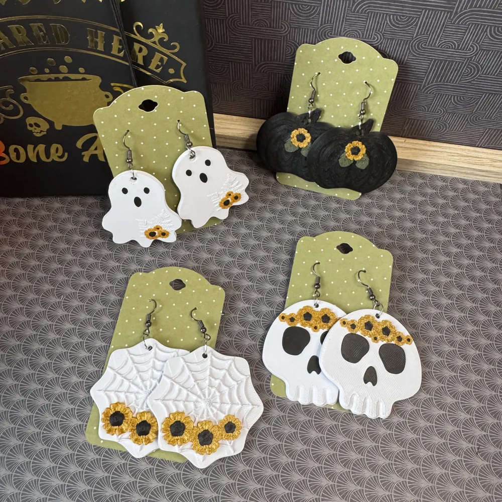 Keychain or Earring Ghost with Sunflower by MaxFabFlo.3D.Druck MakerWorld: Download Free 3D Models