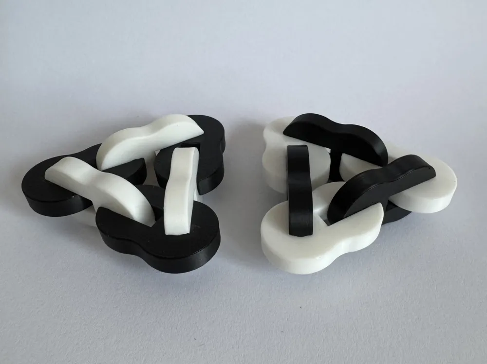 Juguete de cadena infinita con giro por Peter Noorlander MakerWorld ...