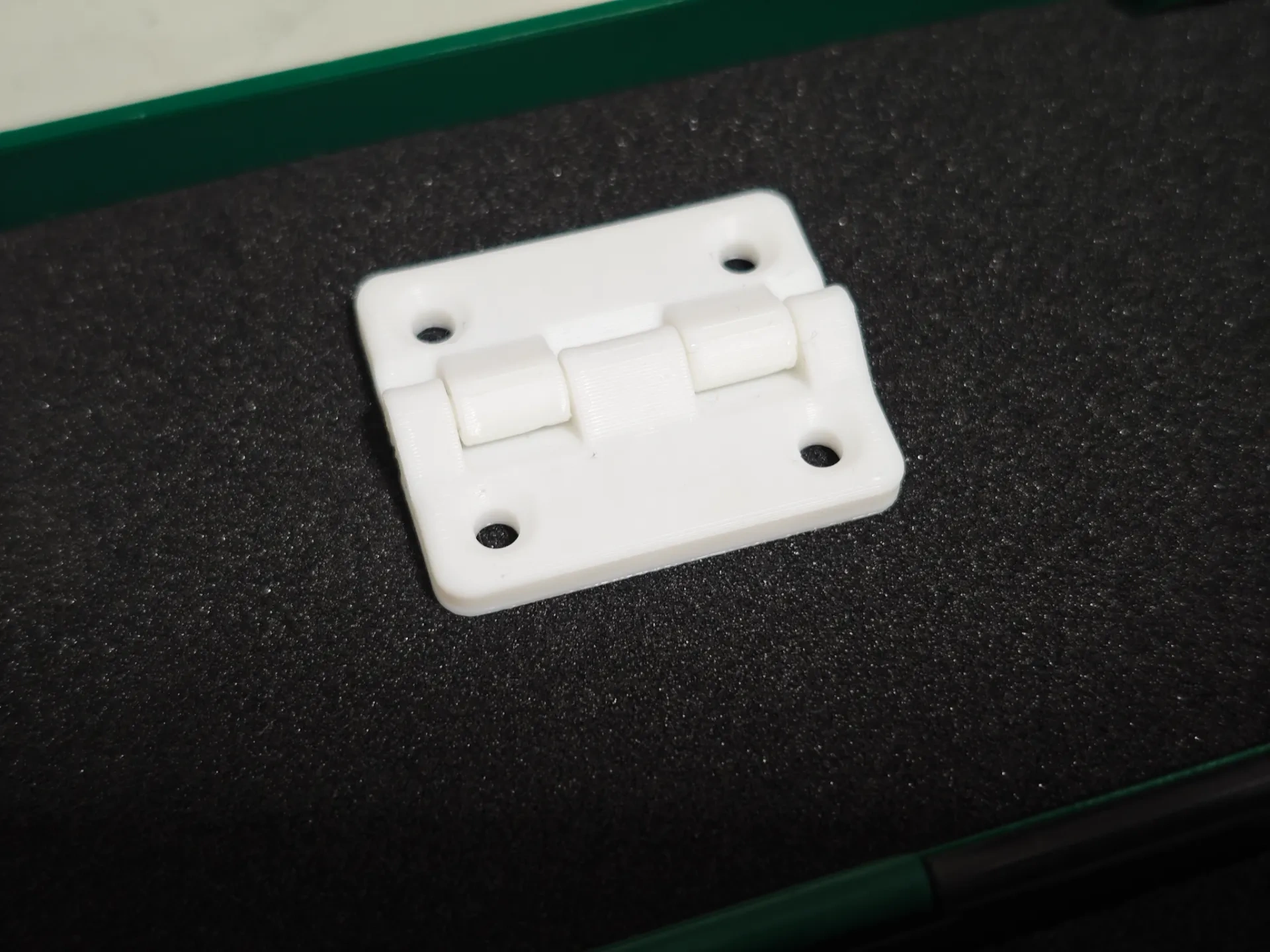 Hinge (Dimensions: 40*30mm Hole spacing: 28*20mm Bore diameter: 3.5mm ...