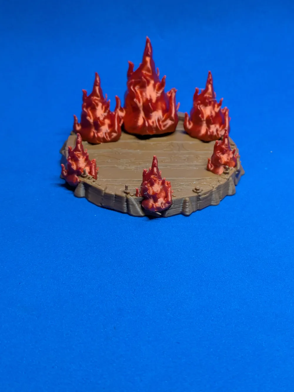 Miniatur Base Plate "Flame" - Free 3D Print Model - MakerWorld