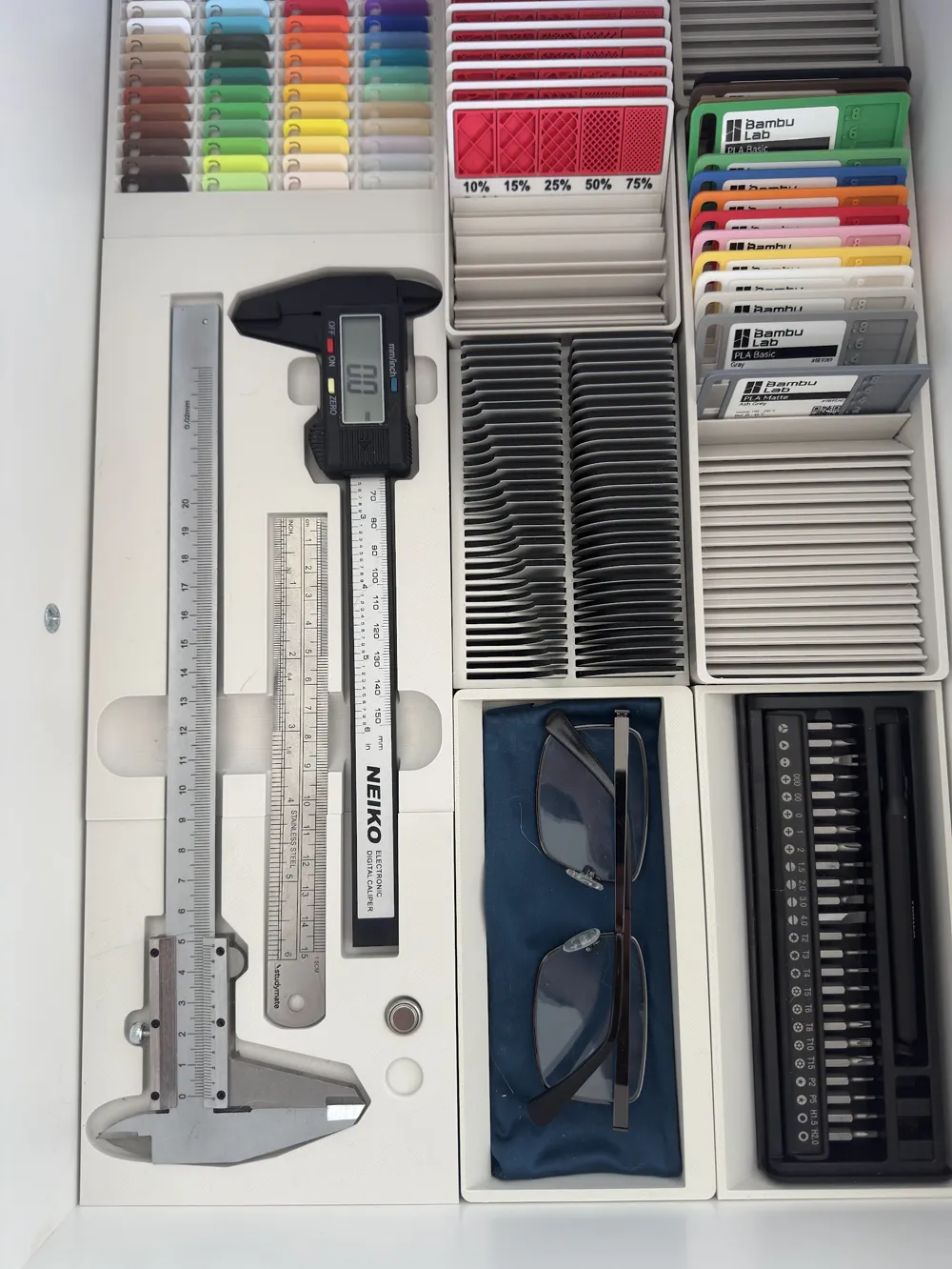 Gridfinity - 6" + 8" Caliper and ruler holder 8x3 - Free 3D Print Model ...