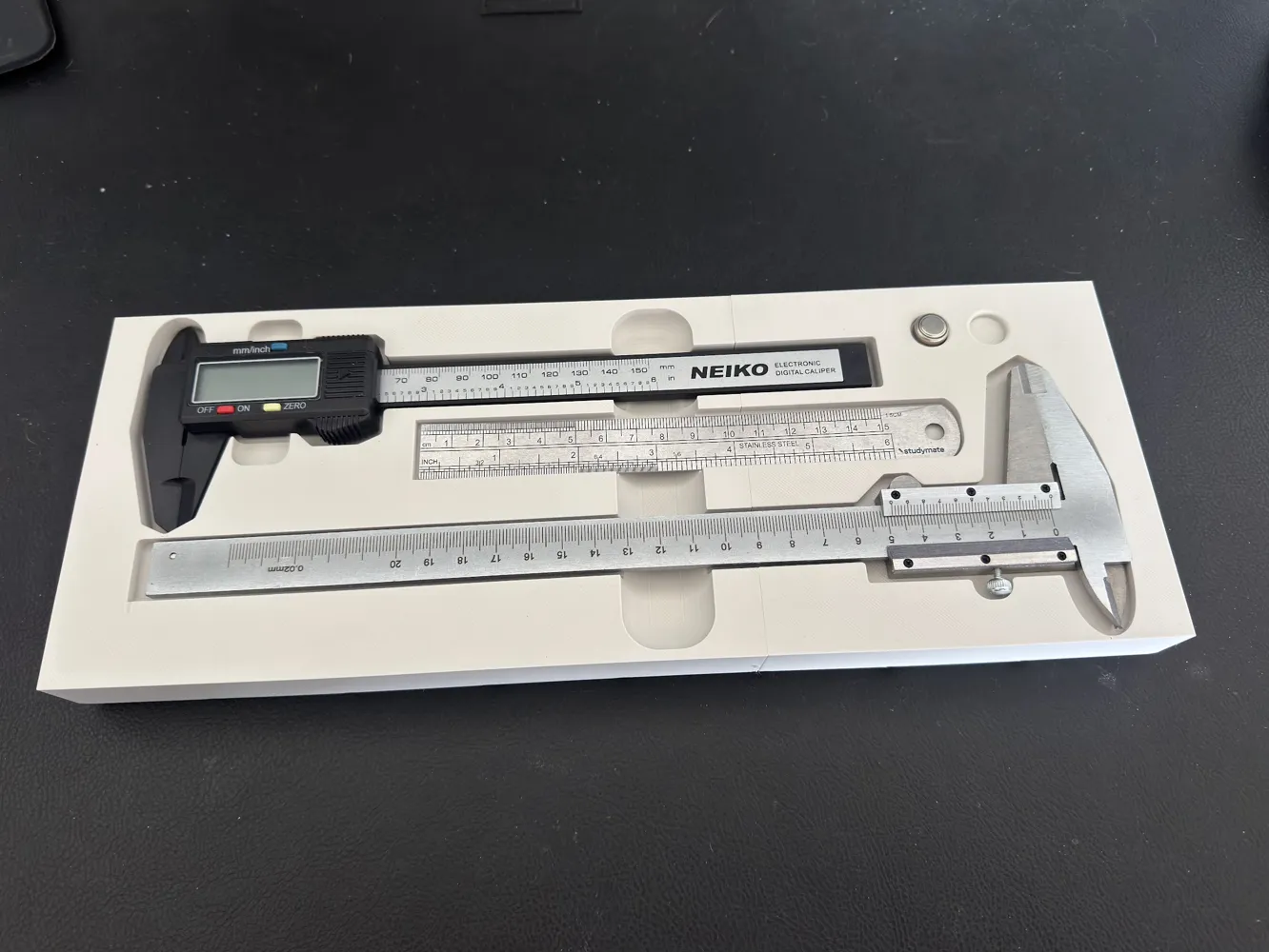 Gridfinity - 6" + 8" Caliper and ruler holder 8x3 by TankyTom ...
