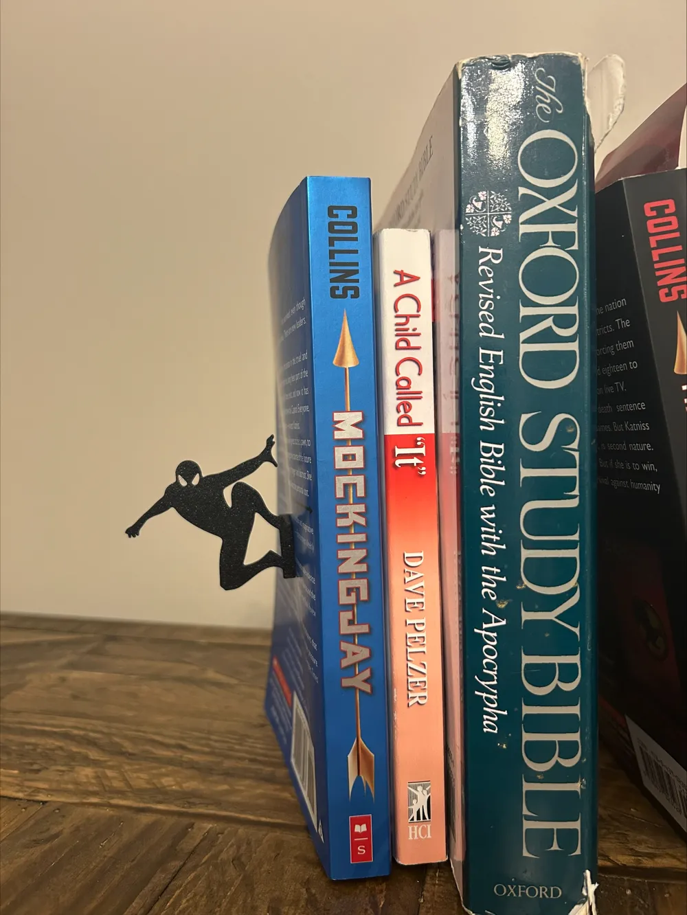 Spiderman Superhero Magnetic Bookend - Free 3D Print Model - MakerWorld