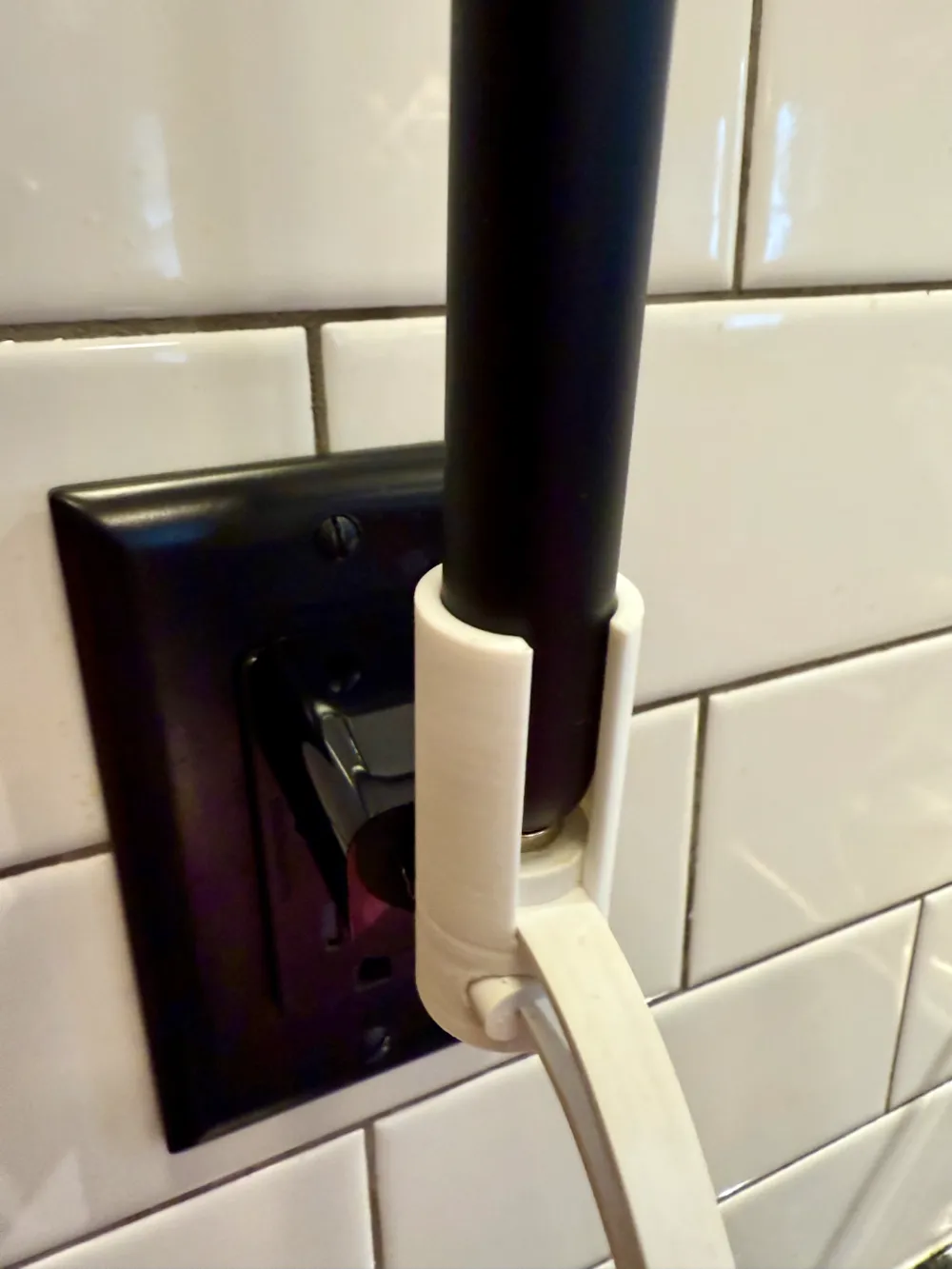 Quip Rechargeable Toothbrush USB Charger Holder V1 by swanduck - MakerWorld