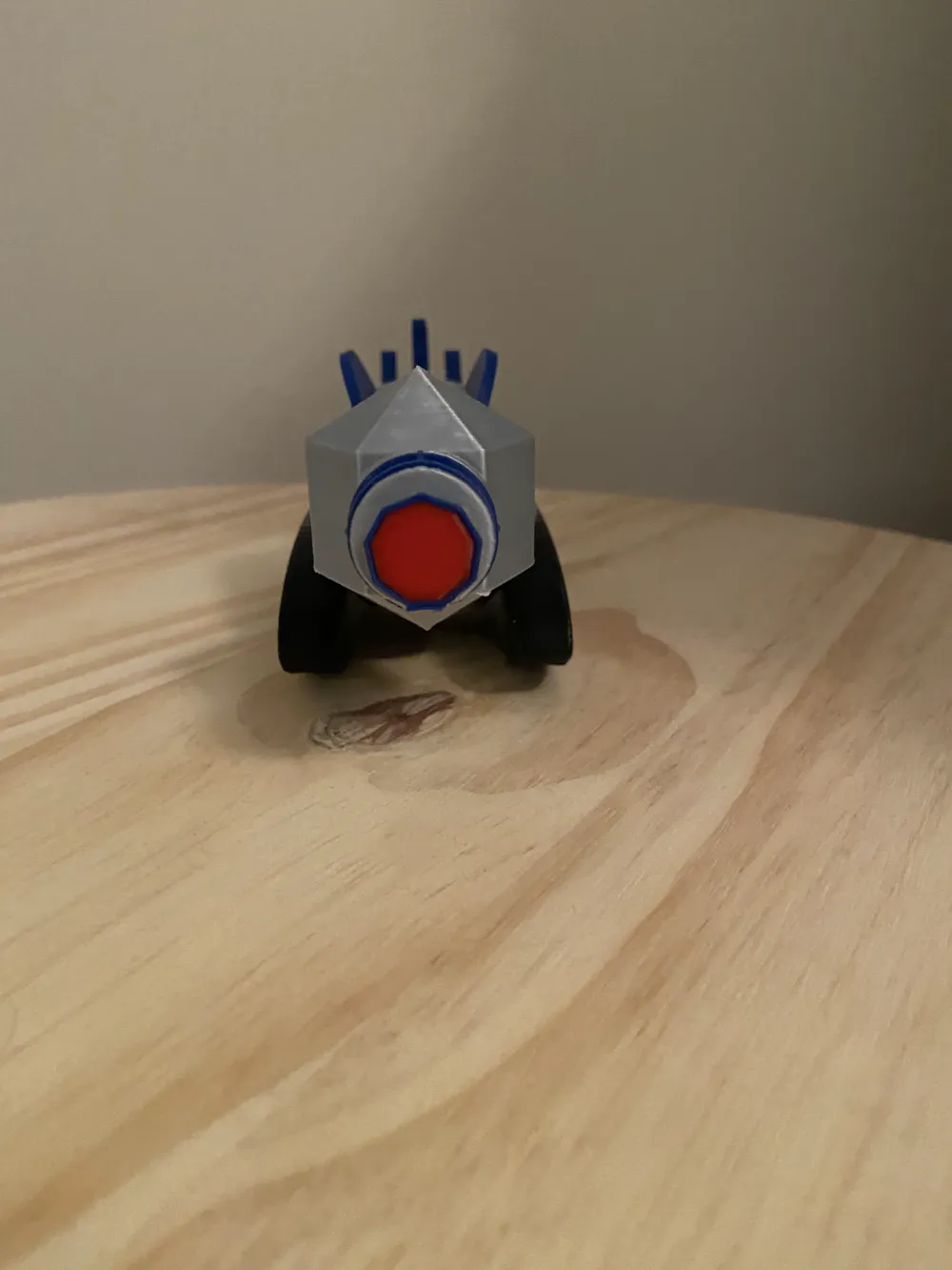 Futuristic Robot by eli - MakerWorld