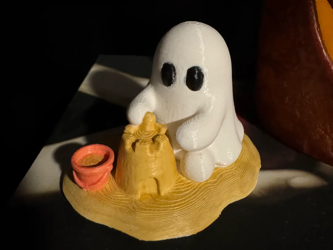 Ghost making sand castle - Free 3D Print Model - MakerWorld