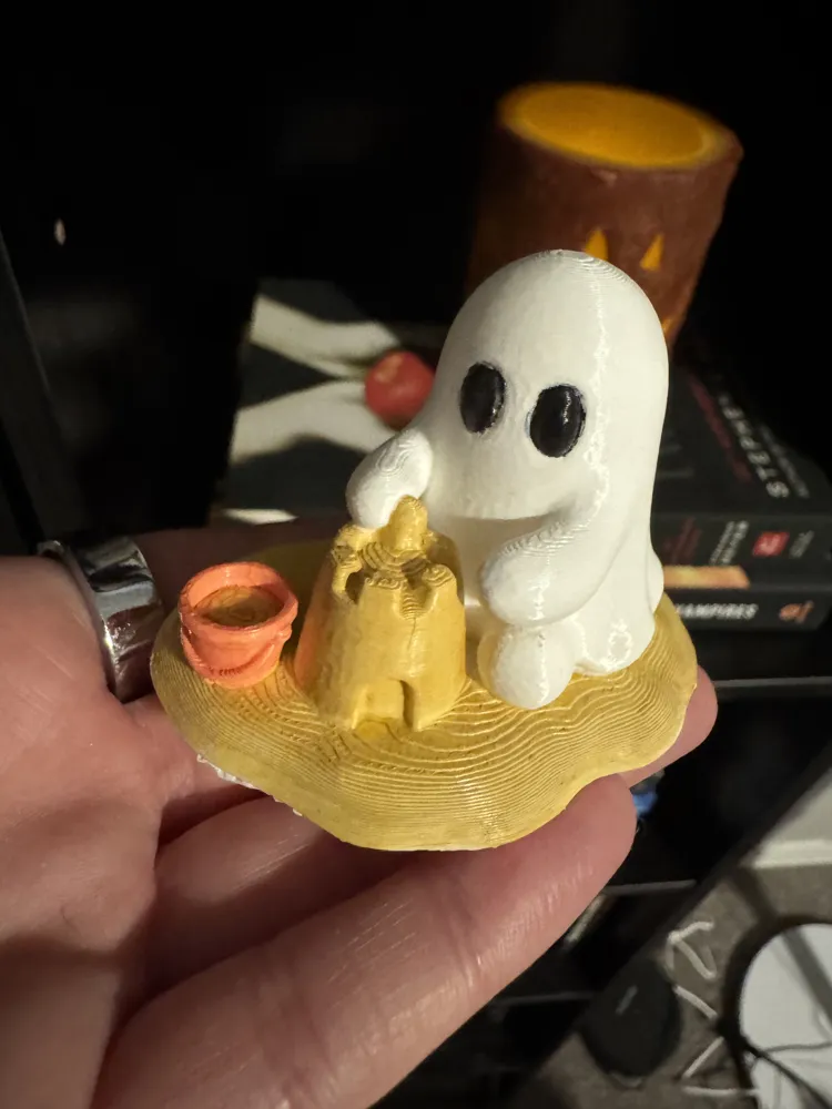 Ghost making sand castle - Free 3D Print Model - MakerWorld
