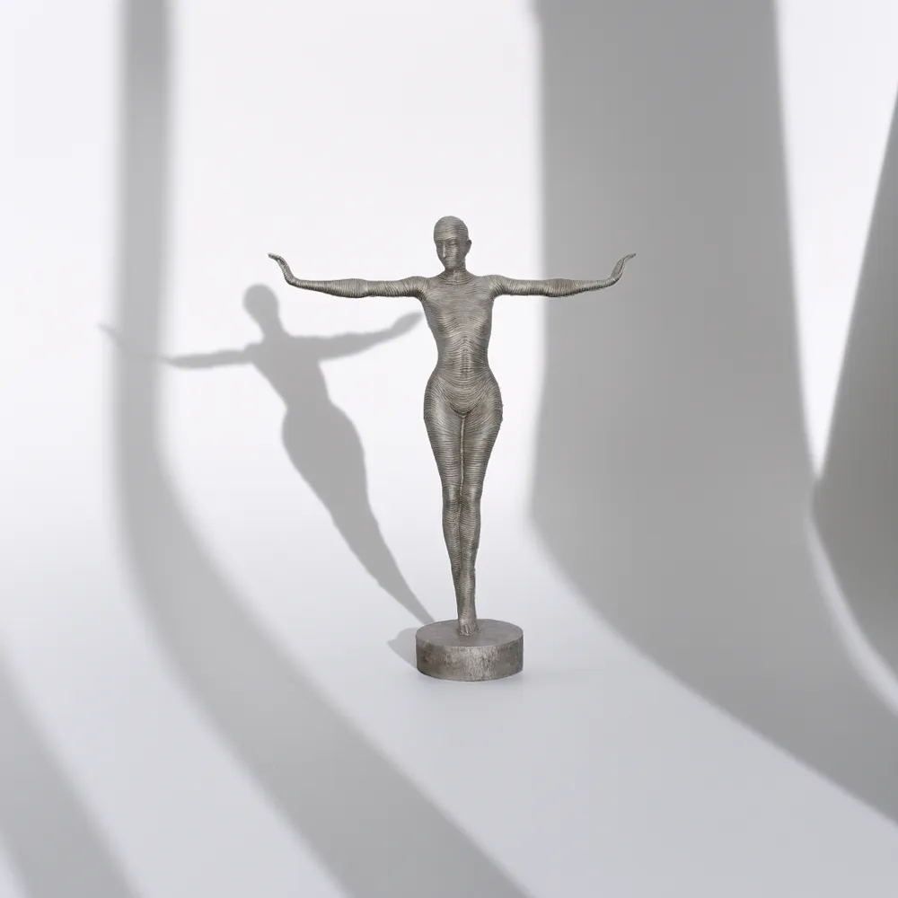 Outstretched Arms Standing Statue - Free 3D Print Model - MakerWorld