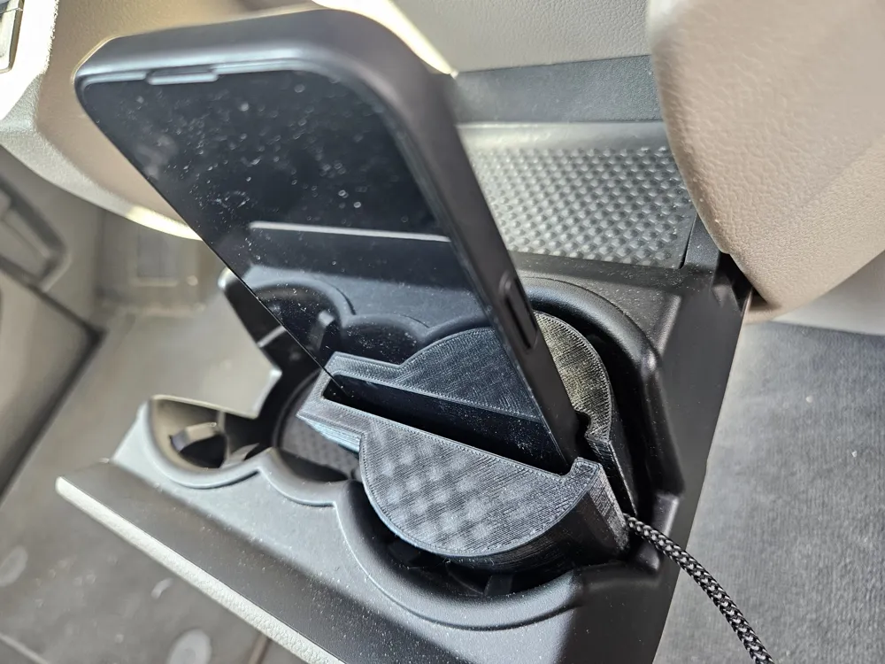 Phone Holder Multivan T7 - Free 3D Print Model - MakerWorld