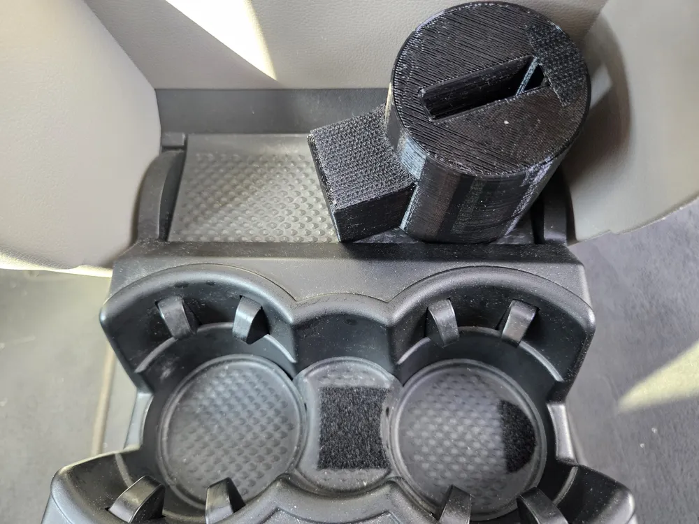 Phone Holder Multivan T7 - Free 3D Print Model - MakerWorld