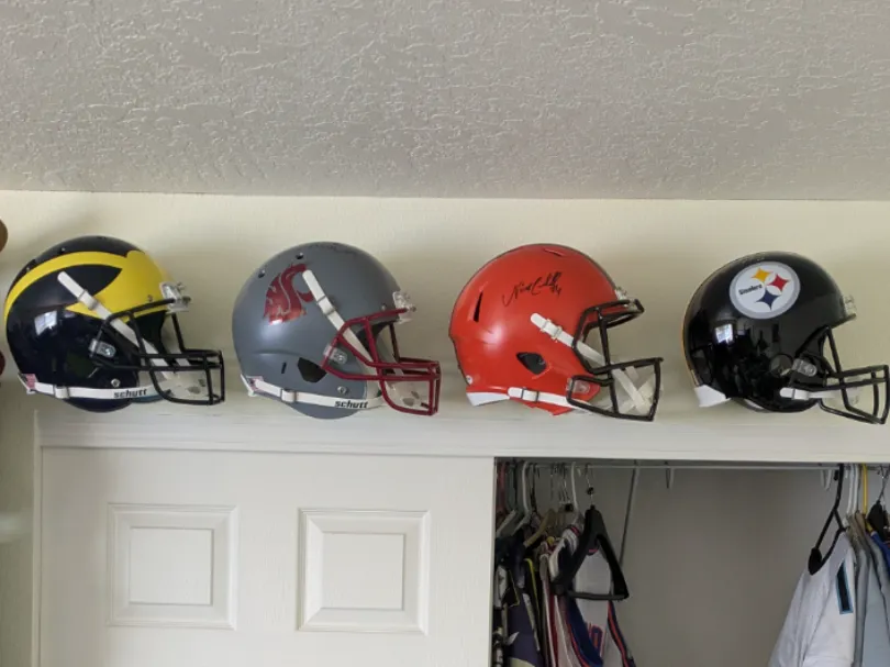 Floating Helmet Wall Mount | Invisible Mount by mikelb0013 MakerWorld ...