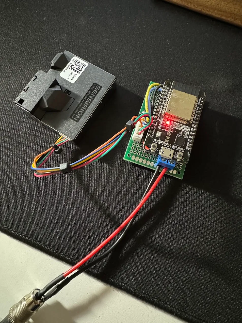 Air Quality Sensor (SEN5x Sensor + ESP32) by Furkan S. - MakerWorld