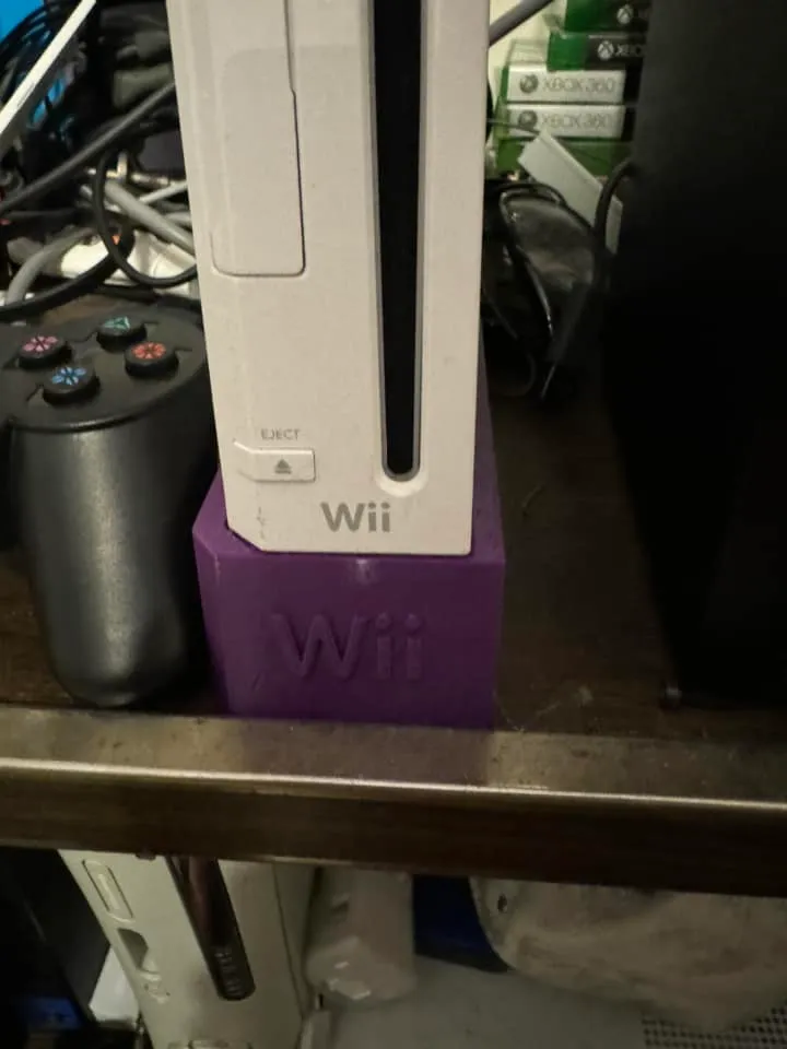 Vertical Wii Stand by Cyborg17 - MakerWorld