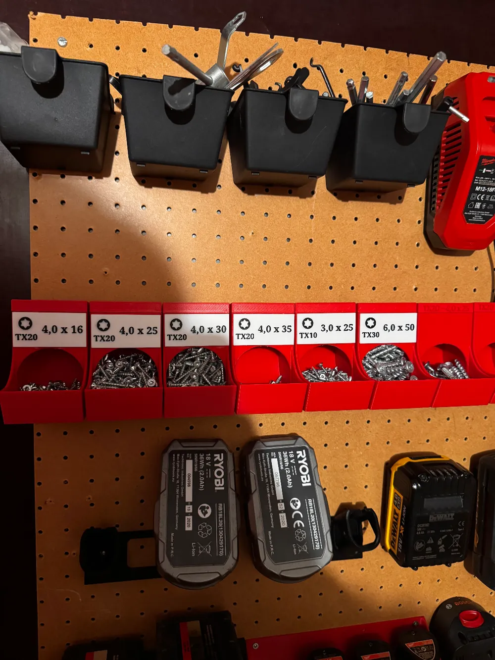 Screw Feeder Labels by kmoberg - MakerWorld