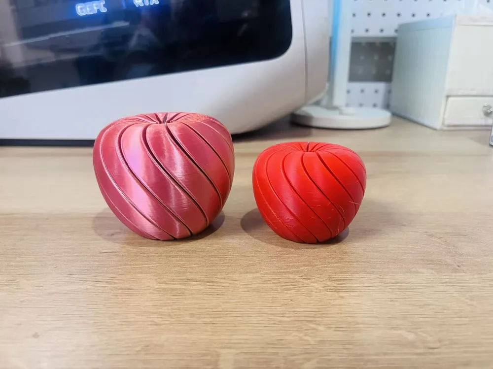 Twist Fidget Apple - Free 3D Print Model - MakerWorld