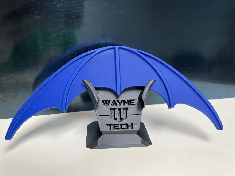 Wayne Tech Batarang Ständer – Kostenloses 3D-Druckmodell – MakerWorld