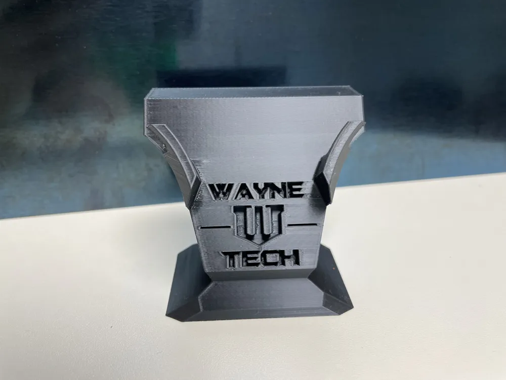 Wayne Tech Batarang Ständer – Kostenloses 3D-Druckmodell – MakerWorld