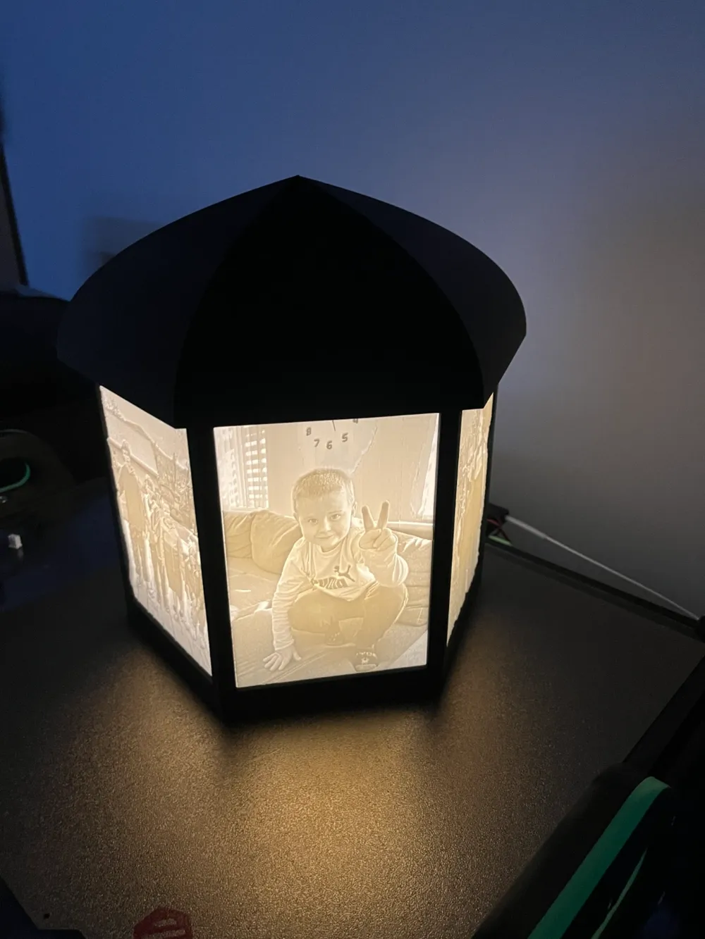 Lithophane Family Lantern by krles.ul - MakerWorld