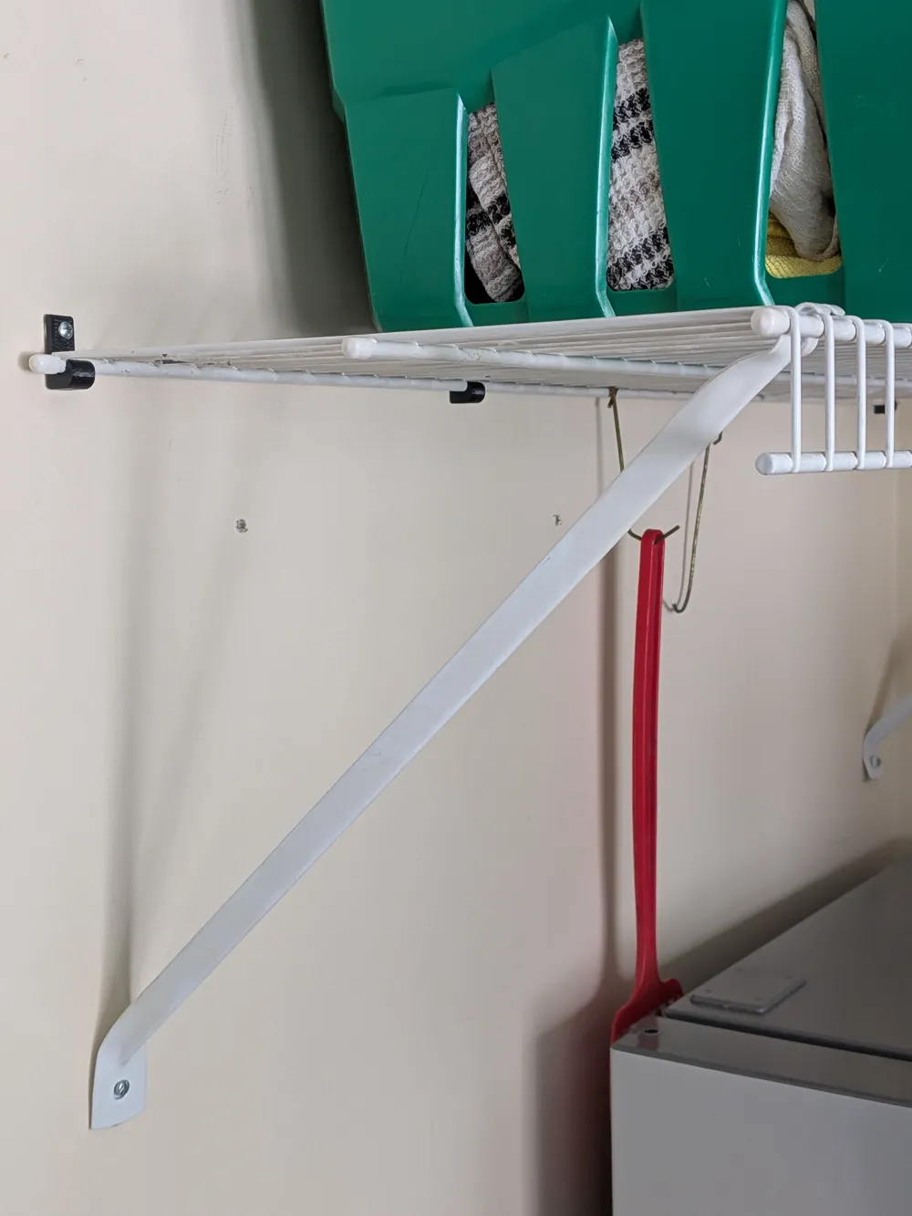 Wire Shelving Back Clip - Free 3D Print Model - MakerWorld
