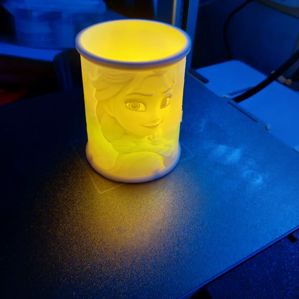 Elsa lamp by BARAKALDESAMANITAS - MakerWorld