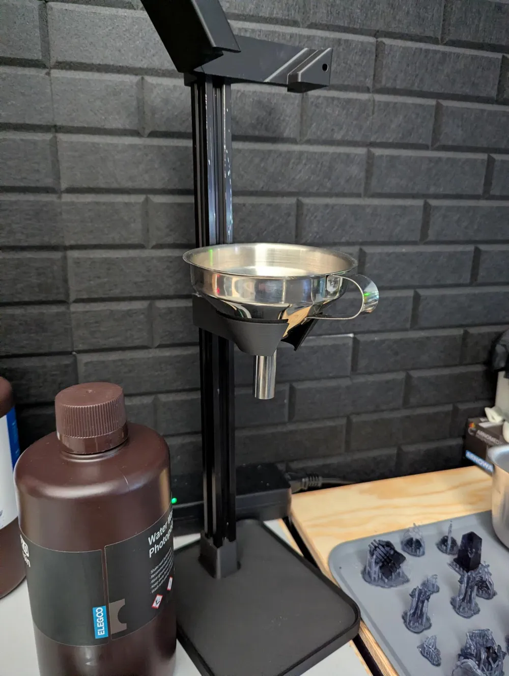 Elegoo Saturn 4 Ultra Vat Stand + Funnel w/ Handle - Free 3D Print ...