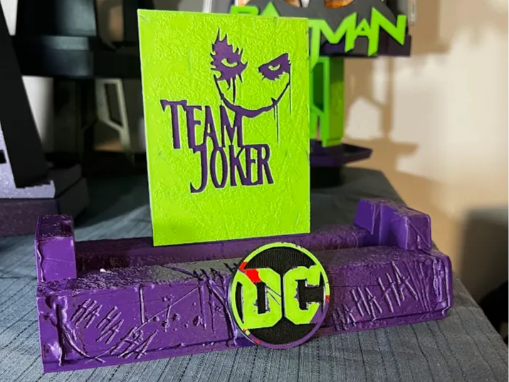 The Joker HaHa / DC - Damaged Graded Comic Stand by standitupstore ...