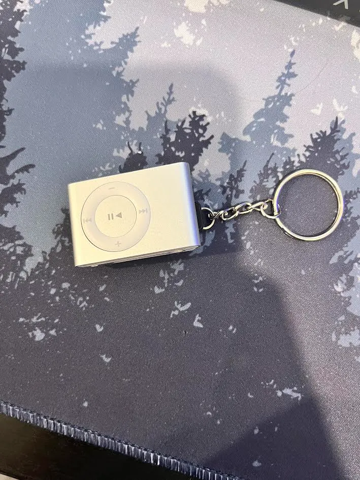 iPod Shuffle 2 Keychain Attachment - Free 3D Print Model - MakerWorld