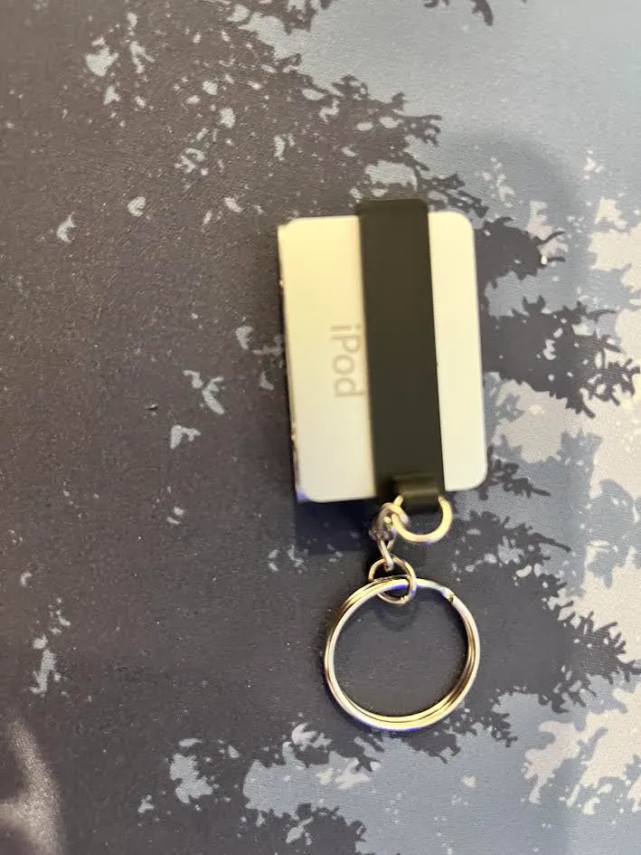 iPod Shuffle 2 Keychain Attachment - Free 3D Print Model - MakerWorld