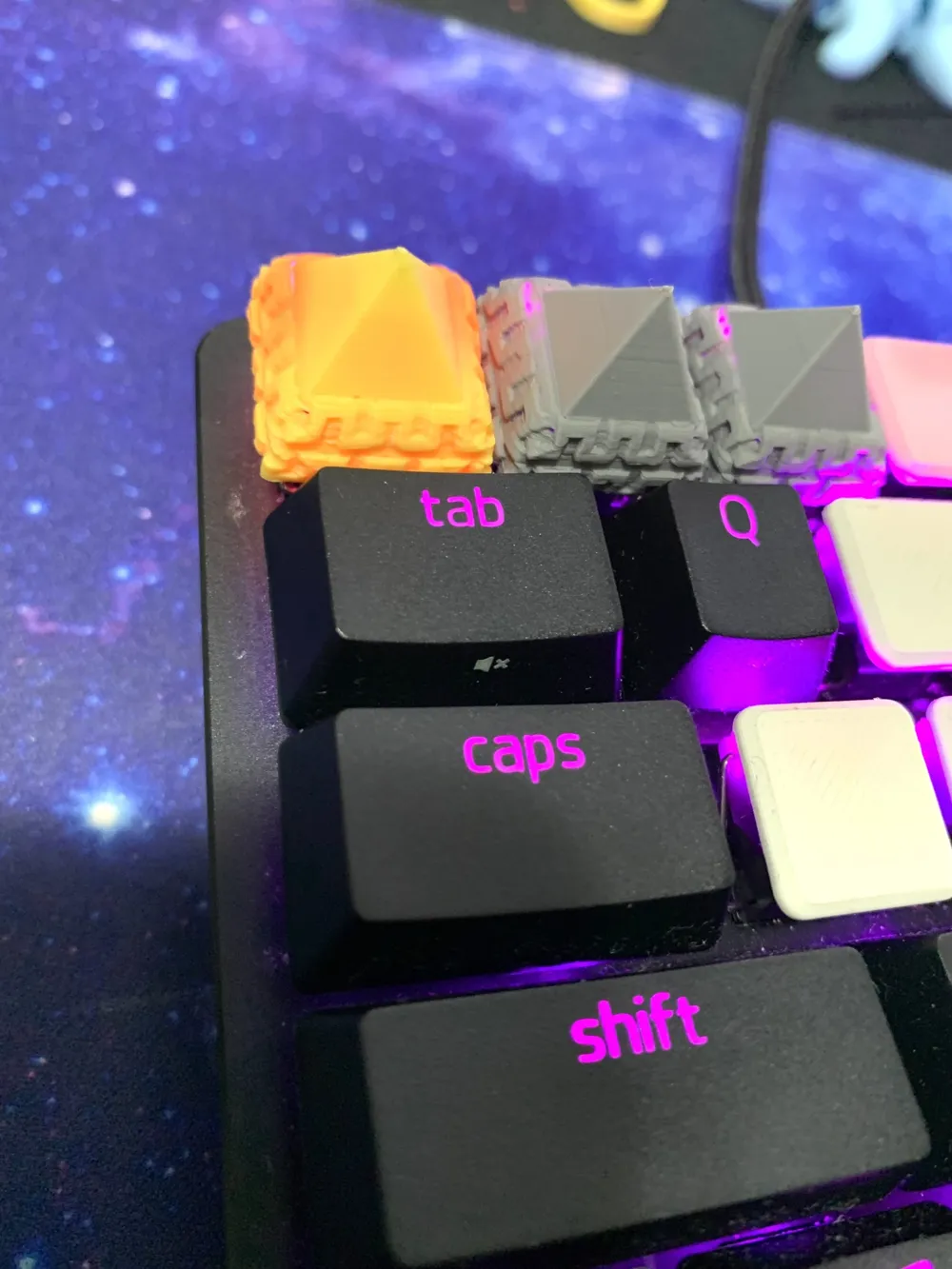 Pyramid Keycap by Villa MakerWorld: Download Free 3D Models