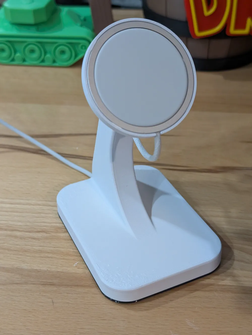 Tilting Magnetic Phone Stand (MagSafe/Pixelsnap) by anselor MakerWorld: Download Free 3D Models