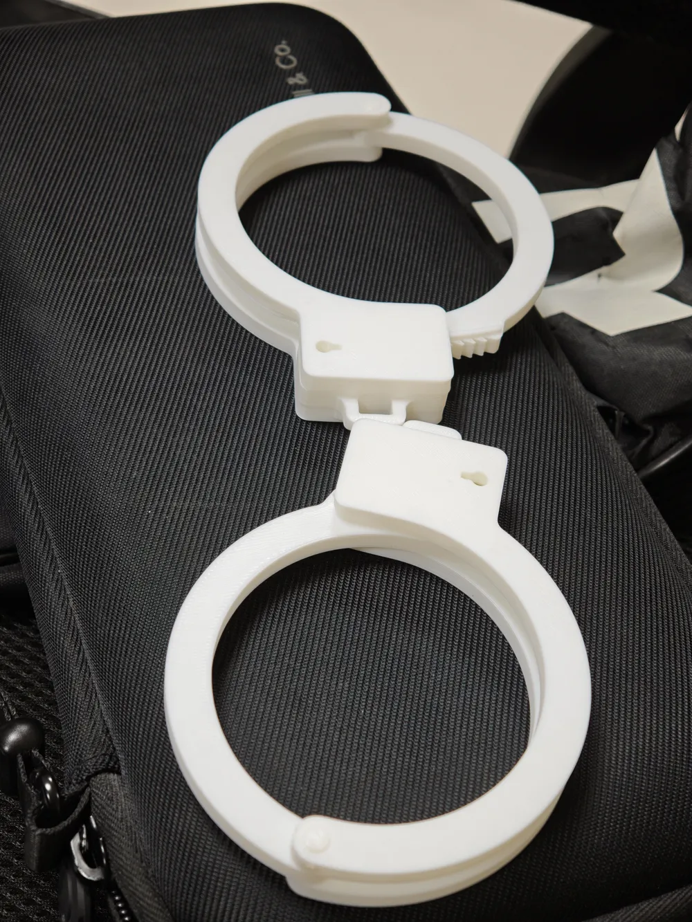 Sturdy Handcuffs V2 - Free 3D Print Model - MakerWorld