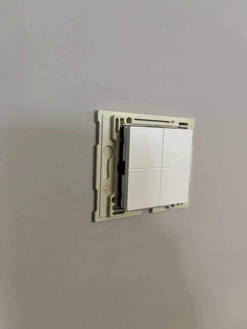 adapter "Shelly BLU" 2 "Eaton" 2 "Niko frame" by DG MakerWorld ...