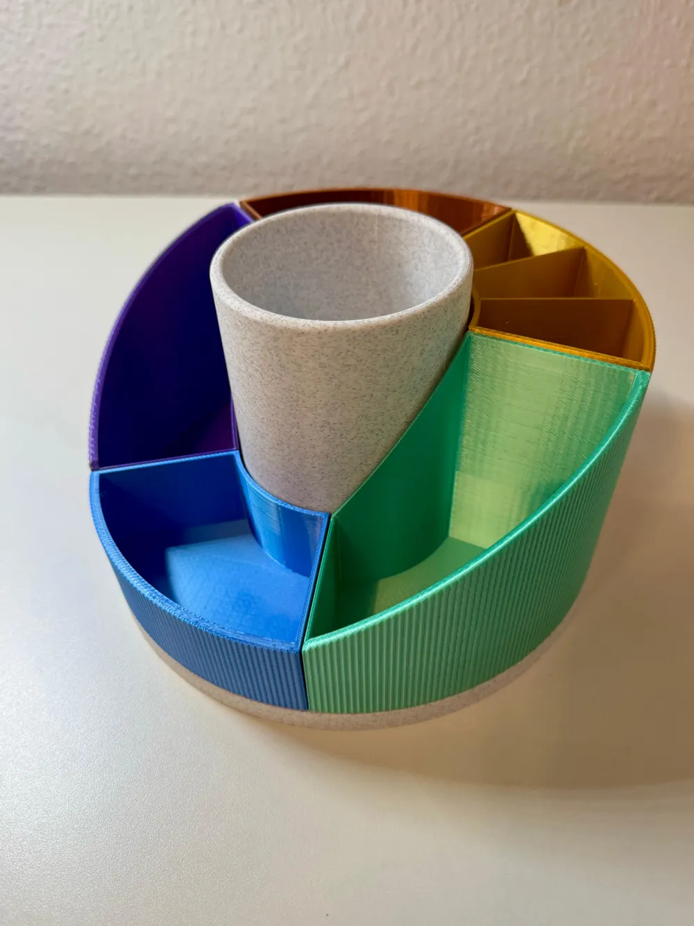 Twist ‘n’ Tidy: Your Ultimate 360° Desk Buddy! by Zip3D MakerWorld ...