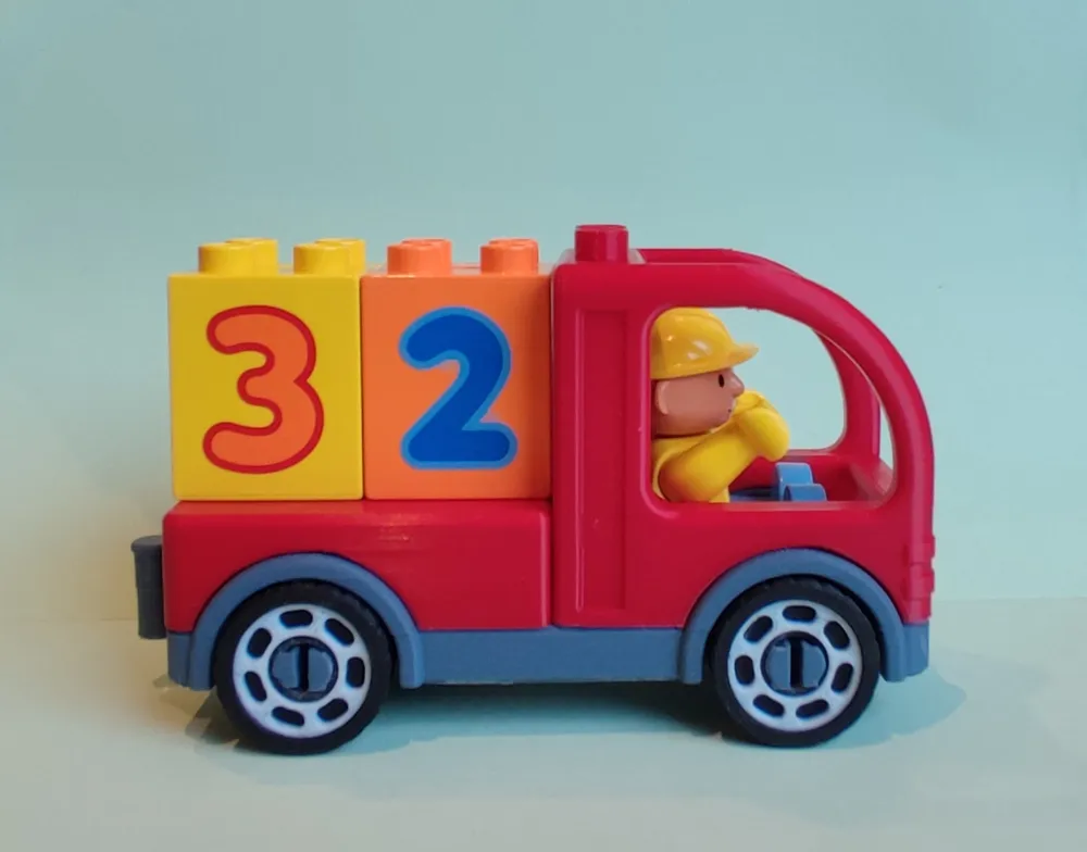 Duplo Brick Toy Truck model kit by Thymen - MakerWorld