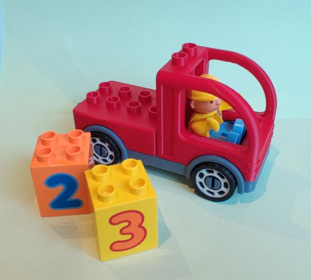 Duplo Brick Toy Truck model kit by Thymen - MakerWorld