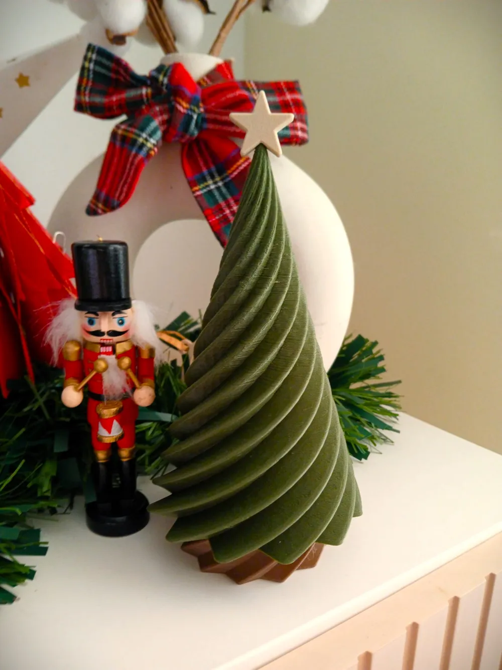 Spiral Christmas Tree Jar/Light Box by FB Designs MakerWorld: Download ...