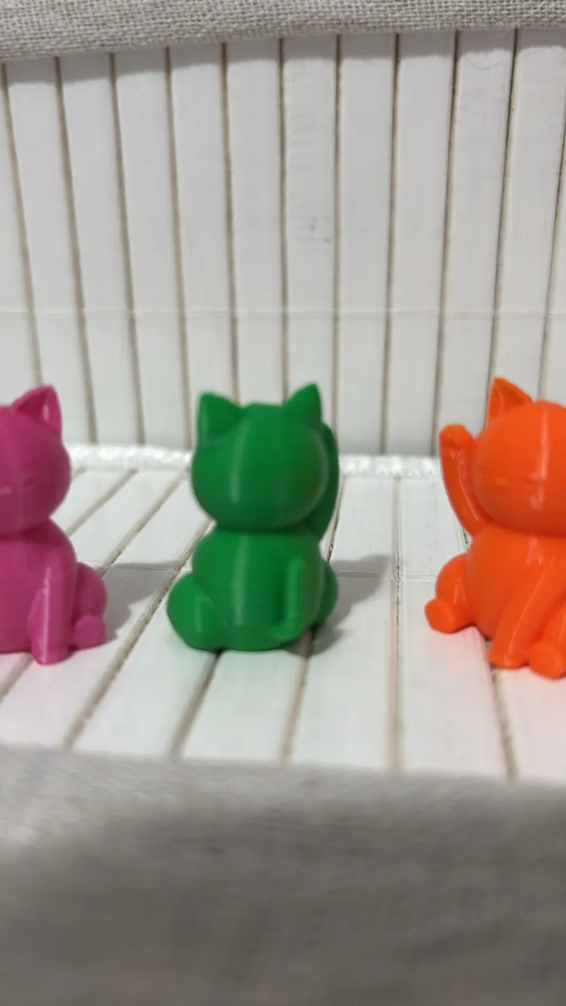 Cute Waving cat by orenlibane - MakerWorld