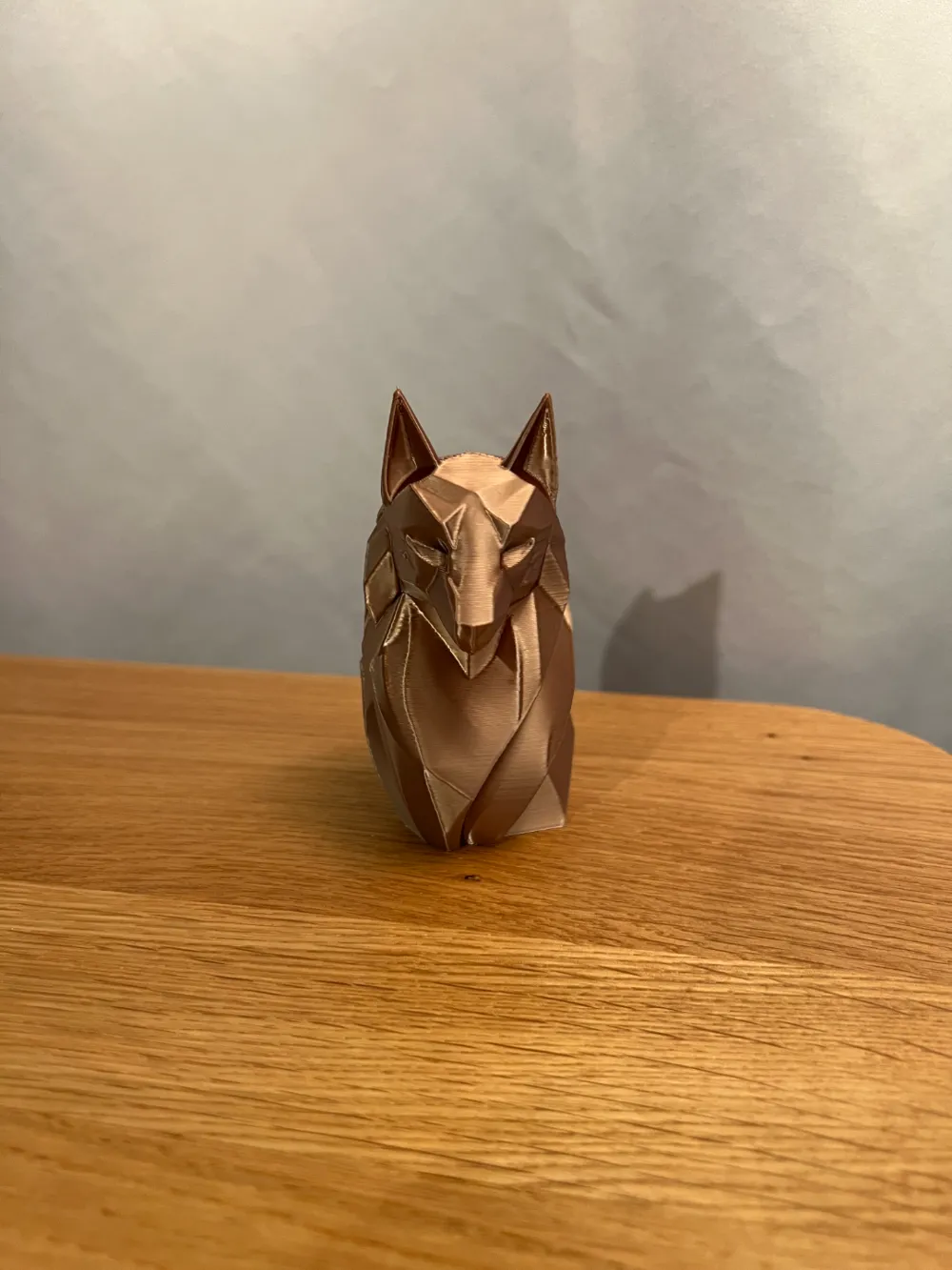 Modern Wolf Statue by fifindr - MakerWorld