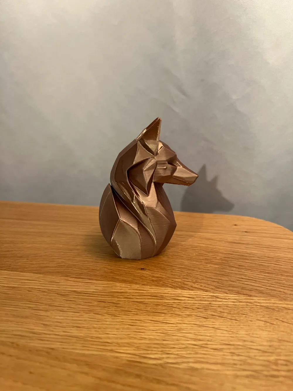 Modern Wolf Statue by fifindr - MakerWorld