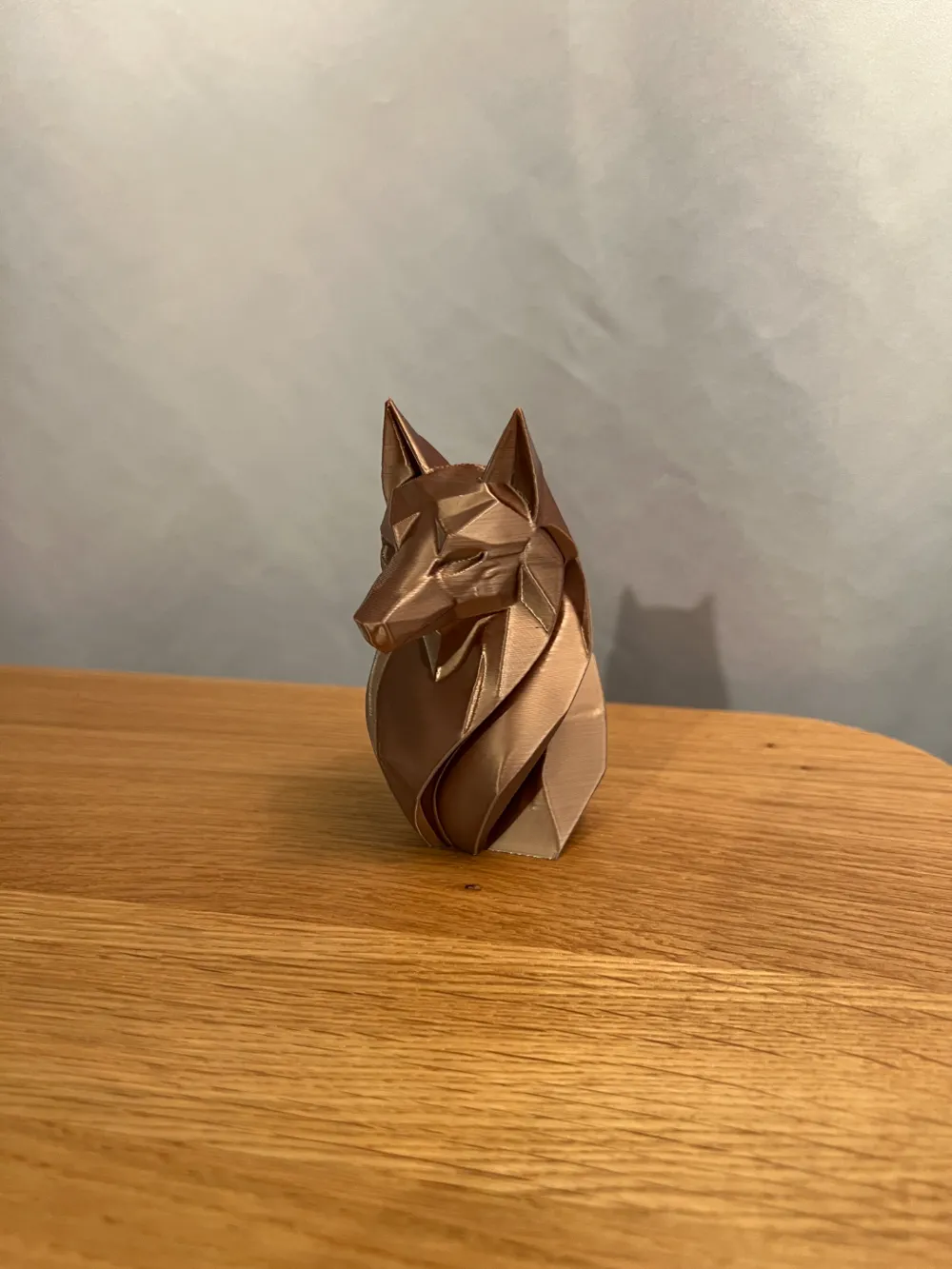 Modern Wolf Statue by fifindr - MakerWorld