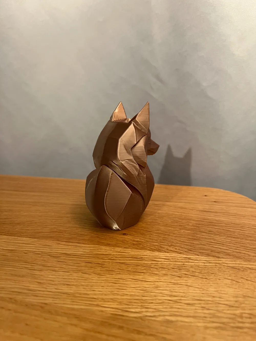 Modern Wolf Statue by fifindr - MakerWorld